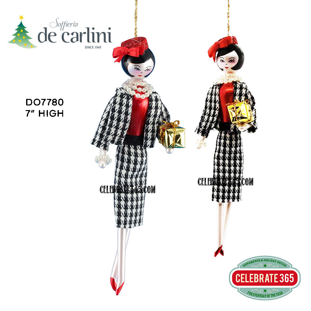 Soffieria De Carlini, Jackie in Chanel | Celebrate365.com